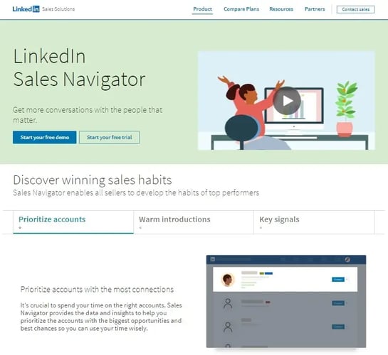 LinkedIn Sales Navigator vs LinkedIn Premium [Compare]